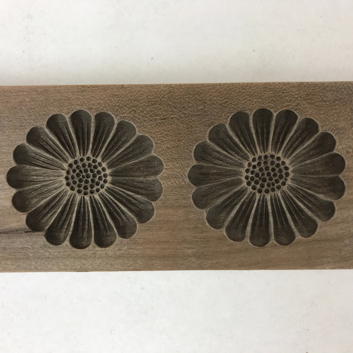 Japanese Wooden Carved Kashigata Cake Mold Sweet Wagashi Chrysanthemum ...